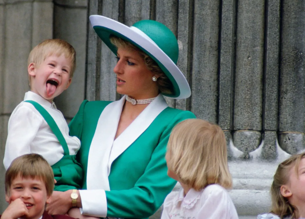 After taking this photo, the photographer realized he captured ...