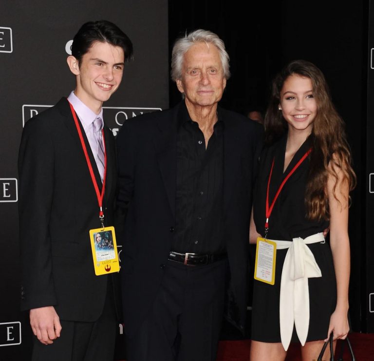 Douglas, who is 78 years old, changed his appearance and is now ...