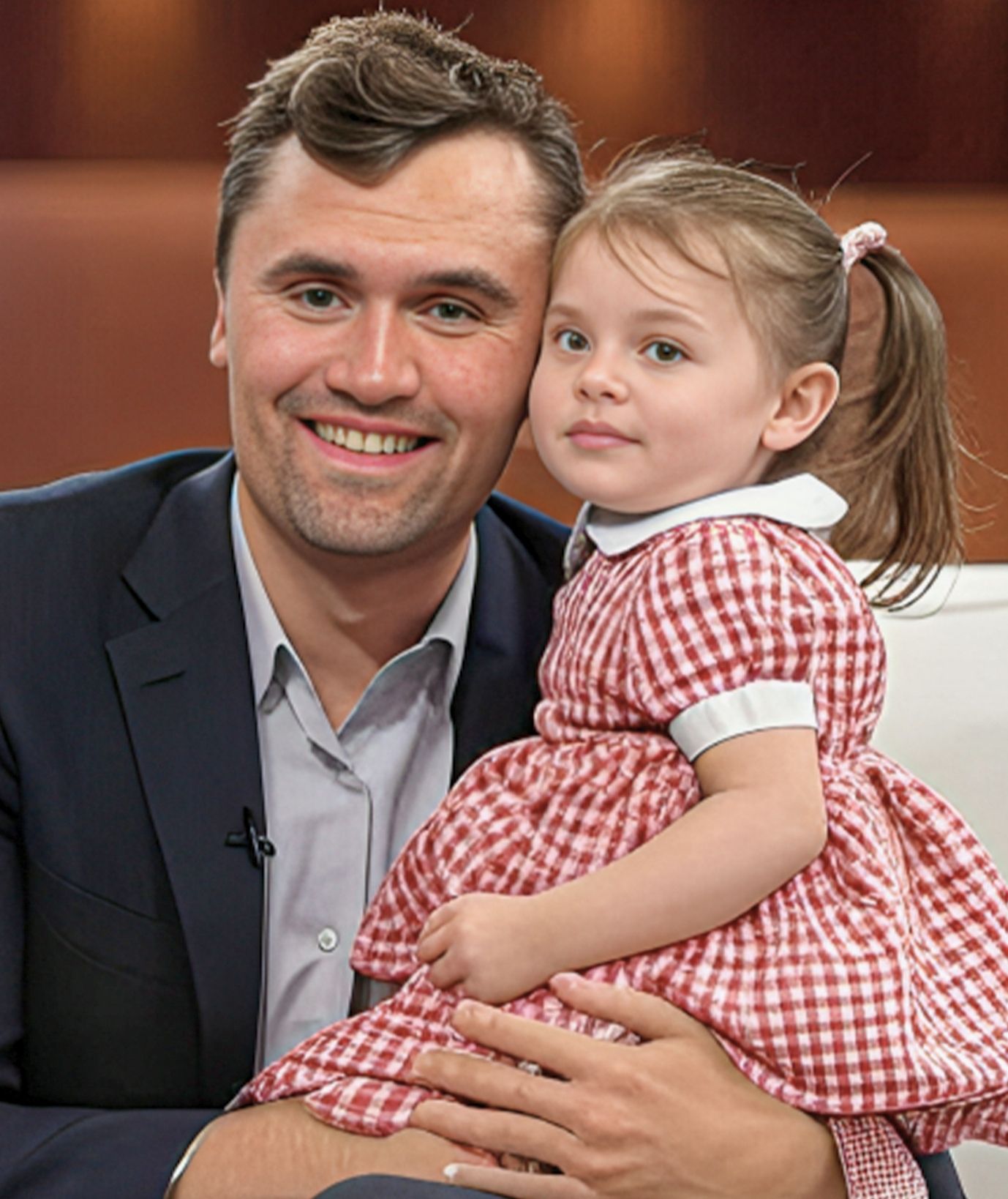 A FATHER’S FINAL EMBRACE: Charlie Kirk’s final moments with his ...
